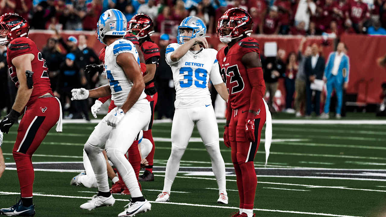 HIGHLIGHT: Bates hits buzzer-beating 52-yard FG to secure Lions' SNF win