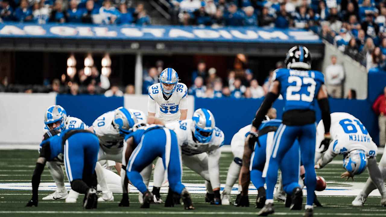 HIGHLIGHT: Bates knocks down a 56-yard field goal