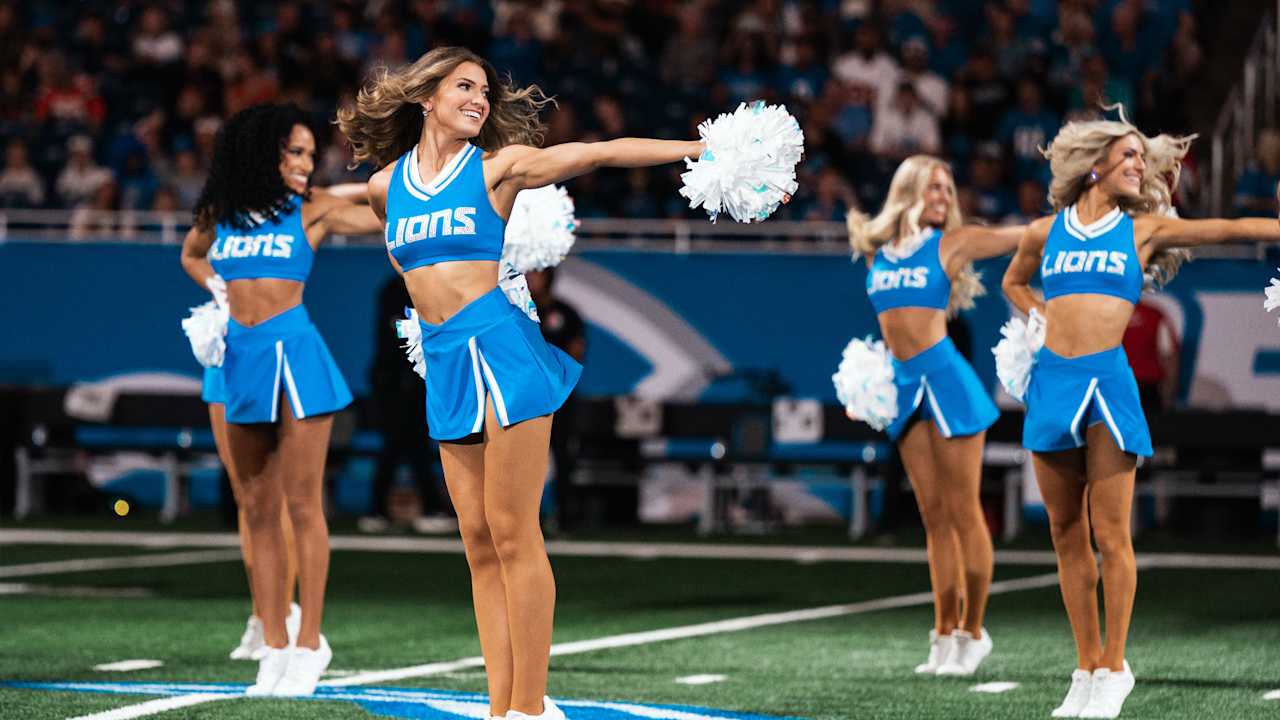 Lions vs. Browns: Cheer photos