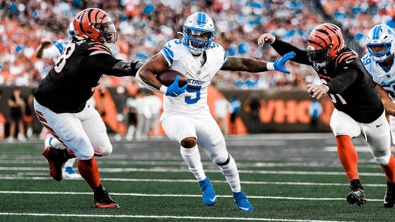 HIGHLIGHT: Montgomery rushes for 8-yard TD