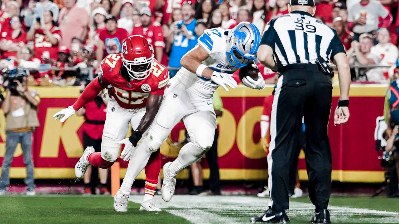 HIGHLIGHT: Goff's tight-window dime to LaPorta ends in toe-tap TD