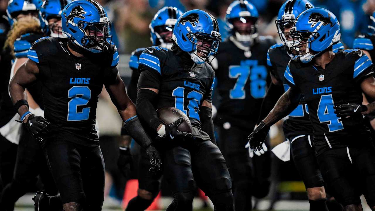 HIGHLIGHT: Harper snags interception on Winston's play-action pass