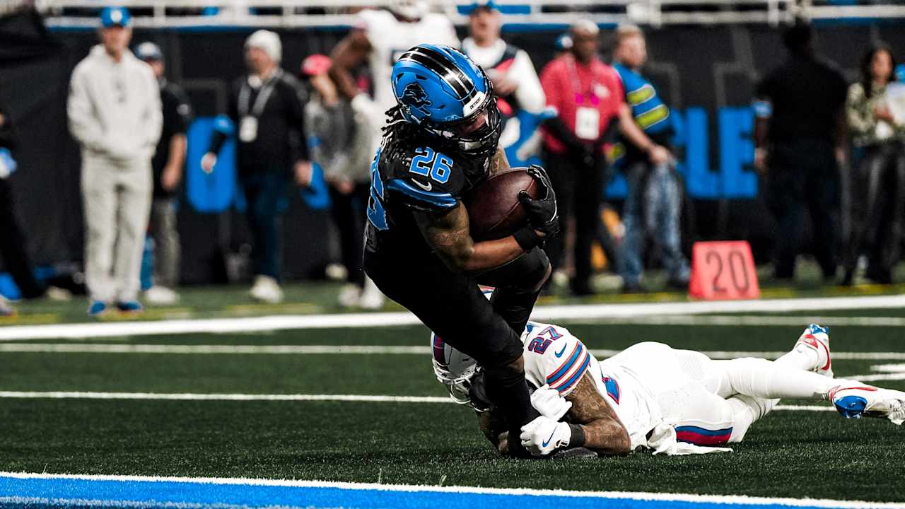 HIGHLIGHT: Gibbs stretches over goal line for 12-yard TD