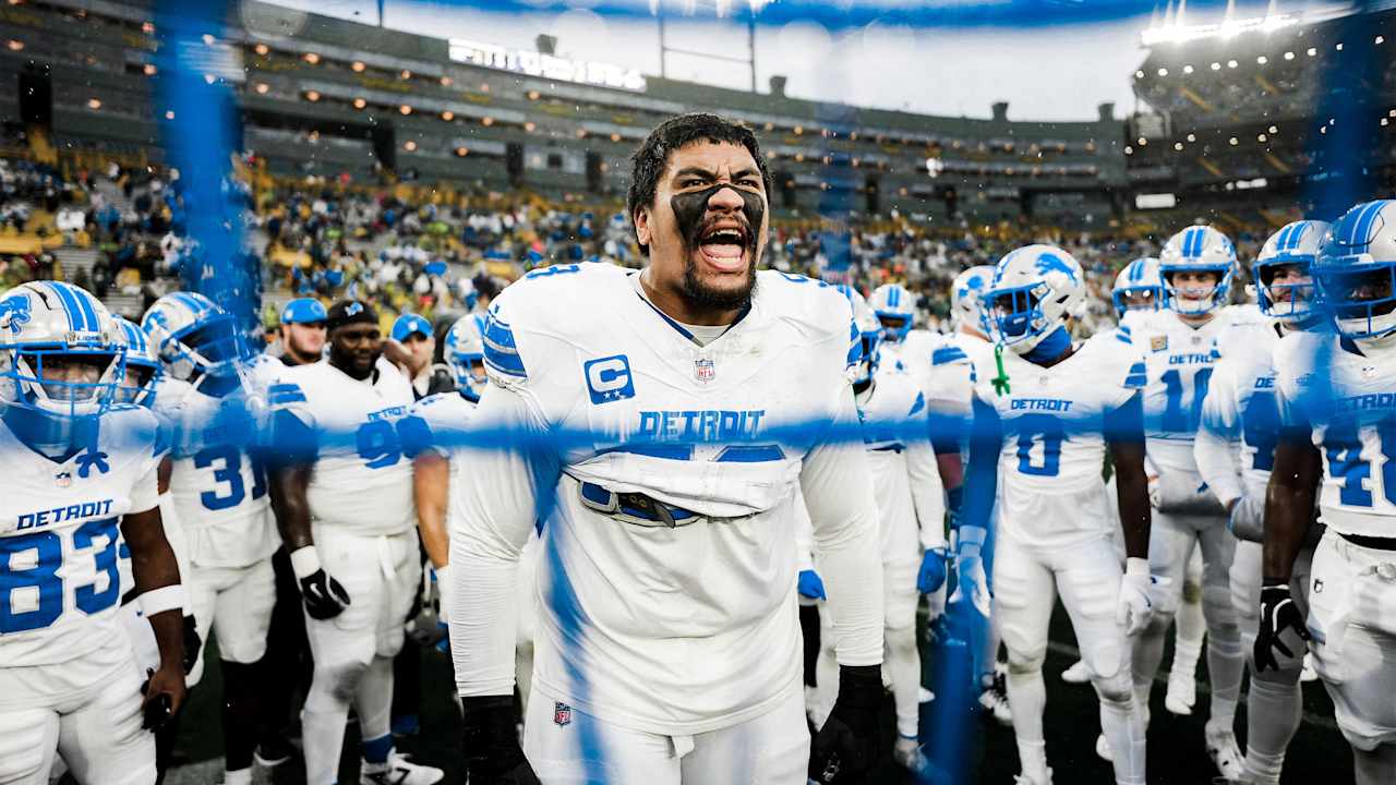 Lions at Packers Week 9 photos