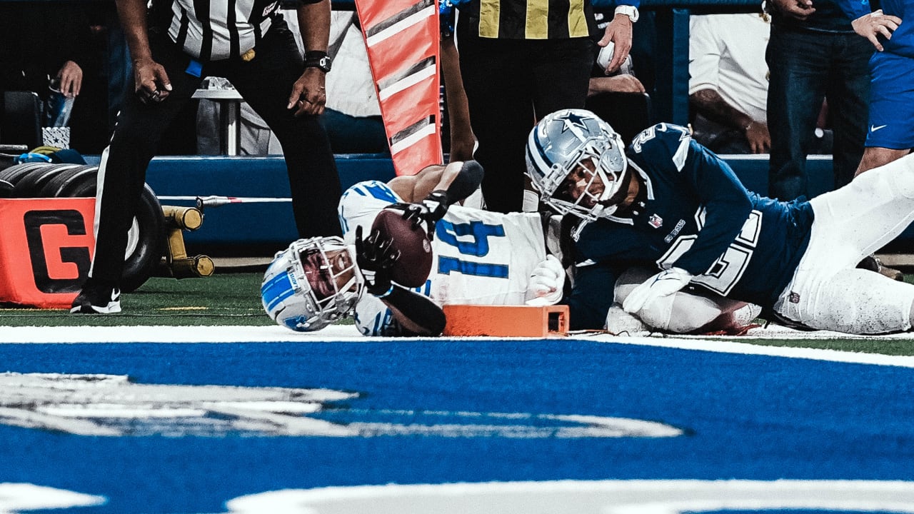 HIGHLIGHT: St. Brown's pylon dive pulls Lions within a point of Cowboys