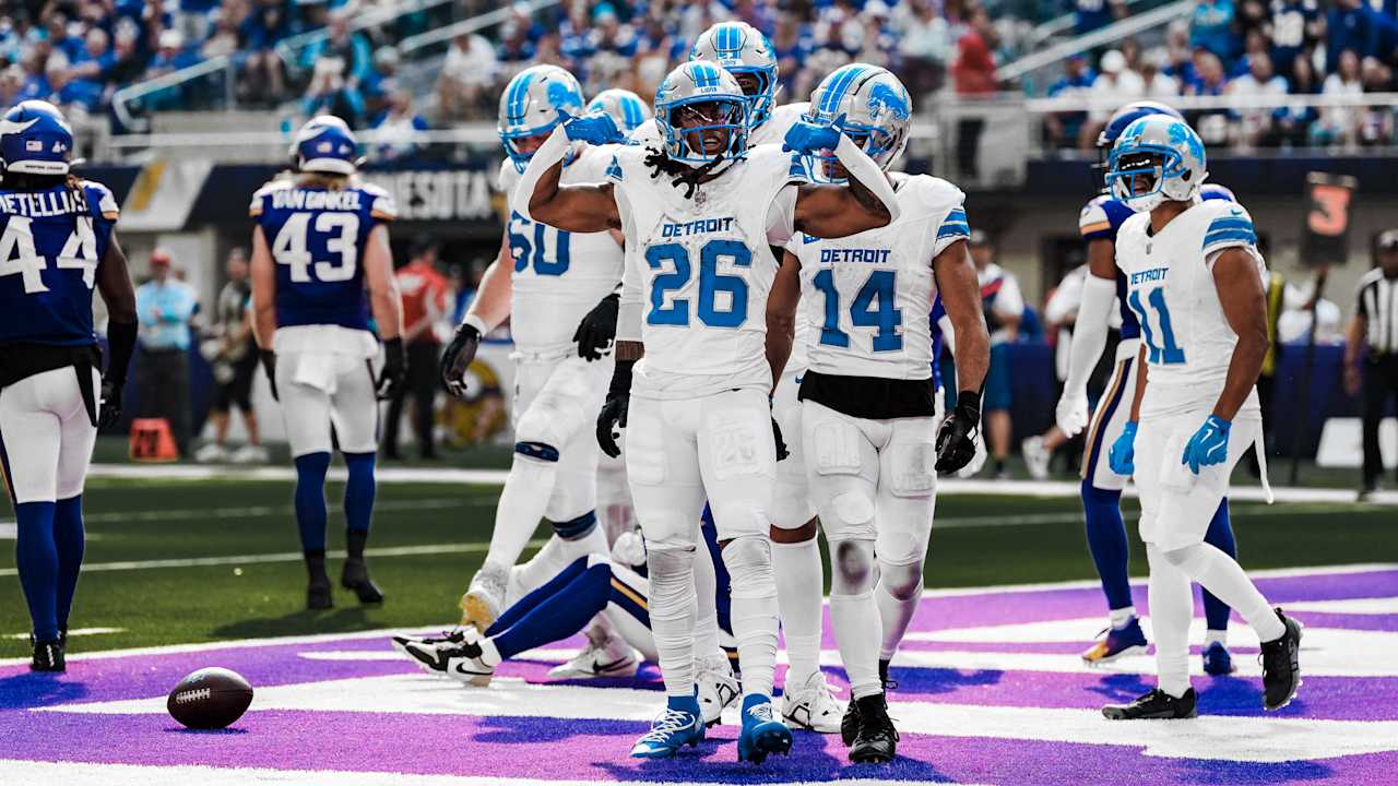 HIGHLIGHT: Gibbs slices through Vikings' D for his 2nd TD of game