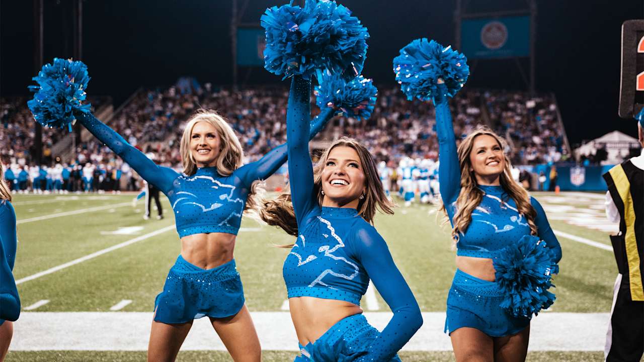 Lions vs. Chargers: Cheer photos