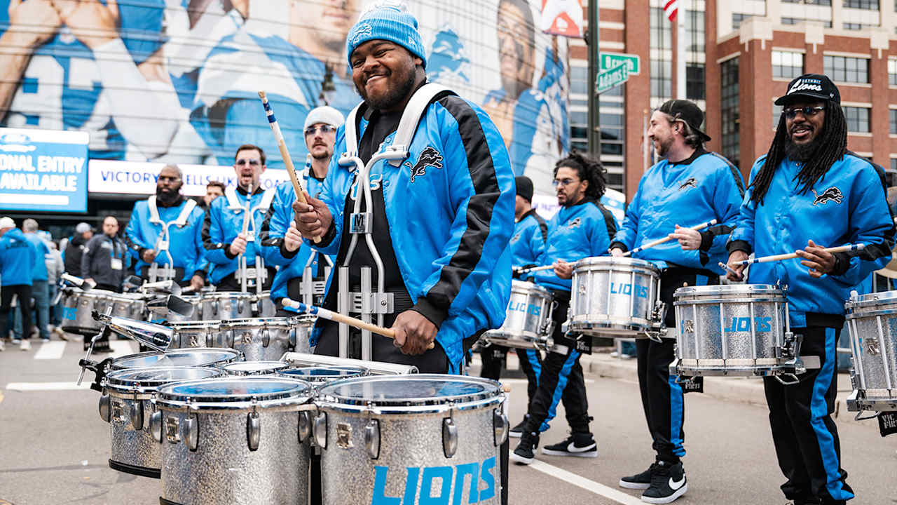 Lions vs. Packers: Honolulu Boom Photos