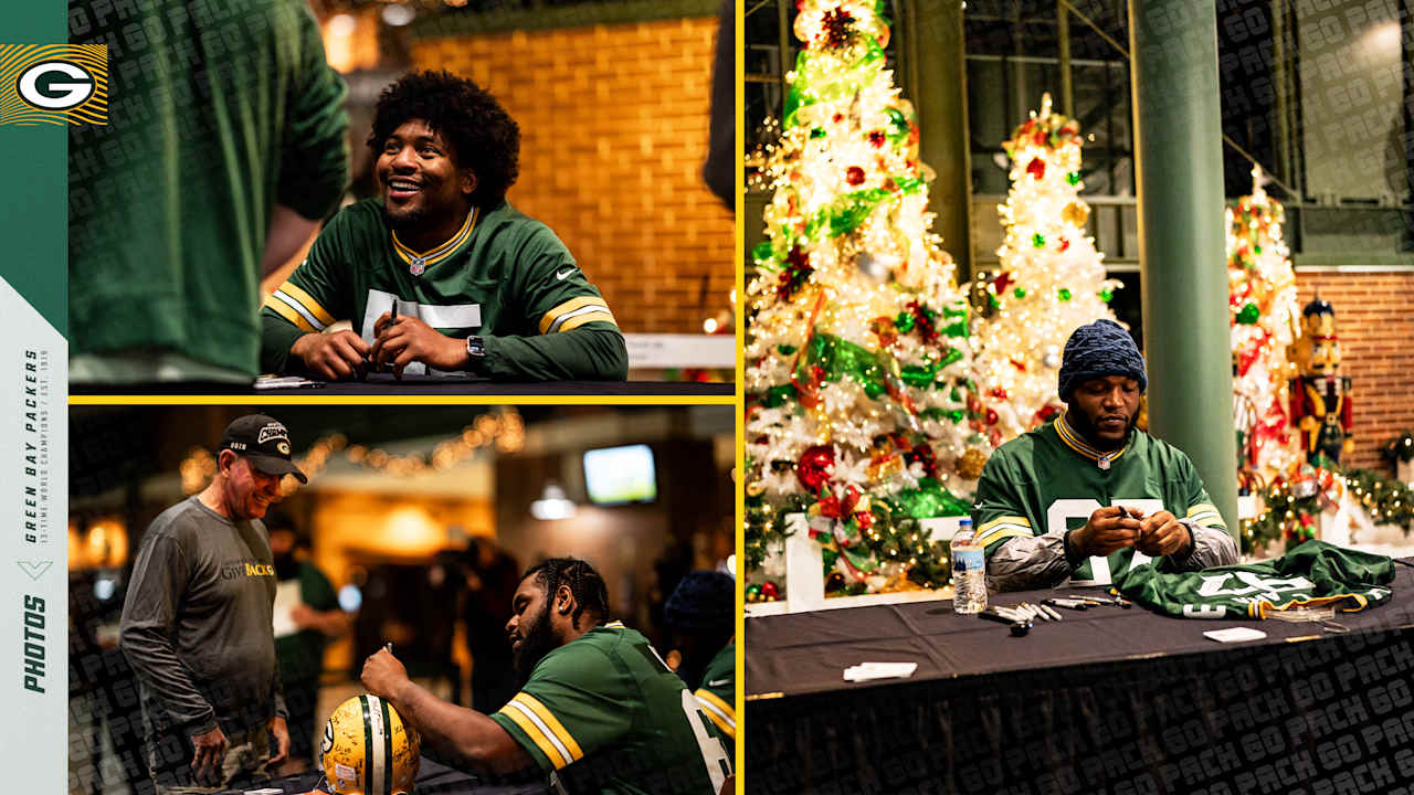 Photos: Packers players sign autographs in support of the Salvation Army