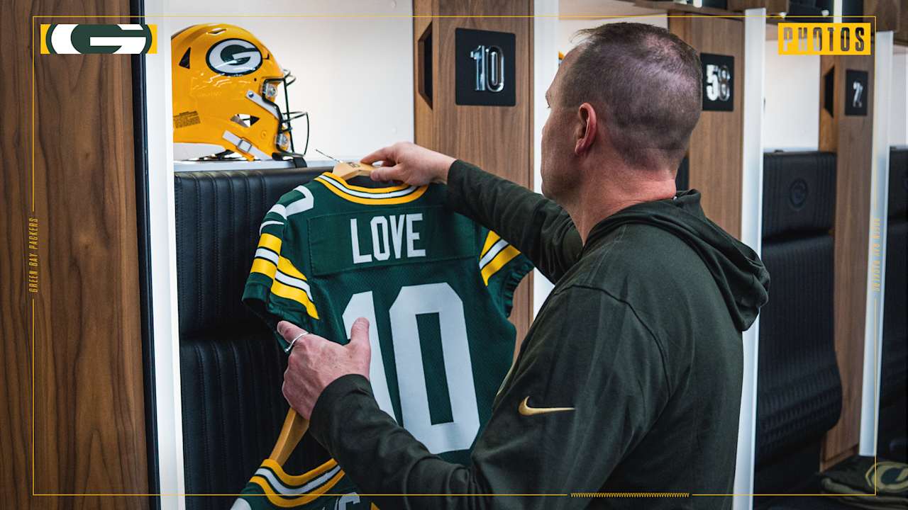 Photos: Packers' equipment staff preps locker room ahead of primetime ...