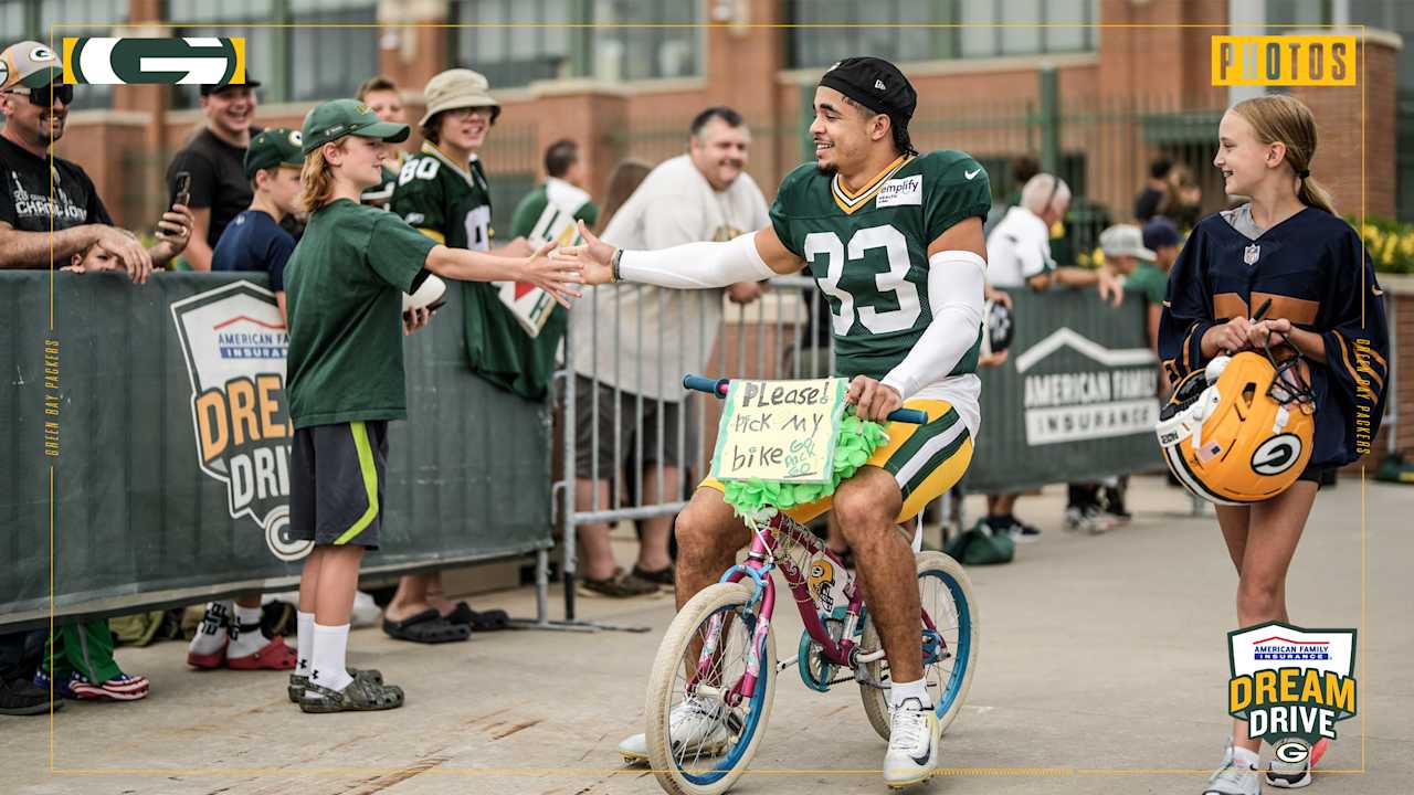 Photos: Packers bike to Tuesday's training camp practice