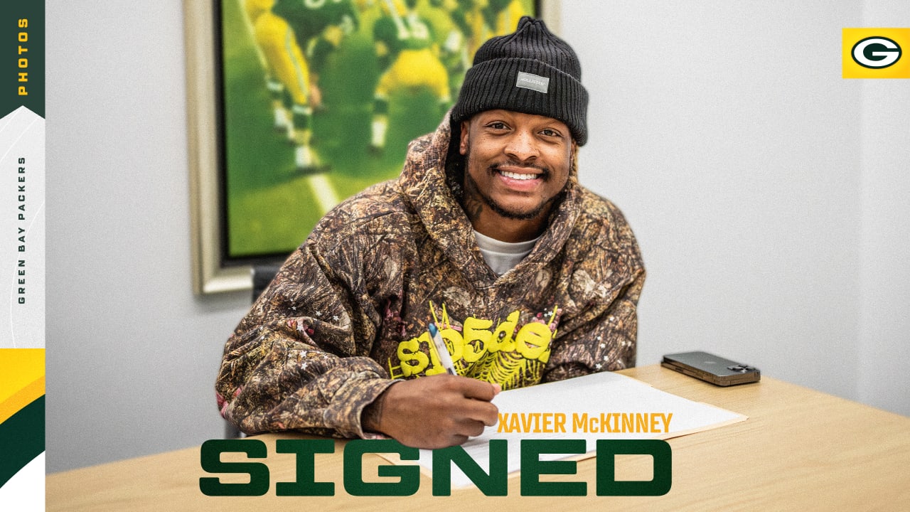 Photos: S Xavier McKinney signs contract with Packers