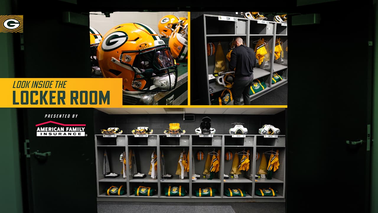 Equipment staff preps the Packers' locker room ahead of wild-card matchup in Philadelphia