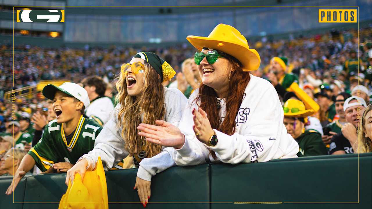 Photos: Packers fans return to Lambeau Field for matchup vs. Bengals