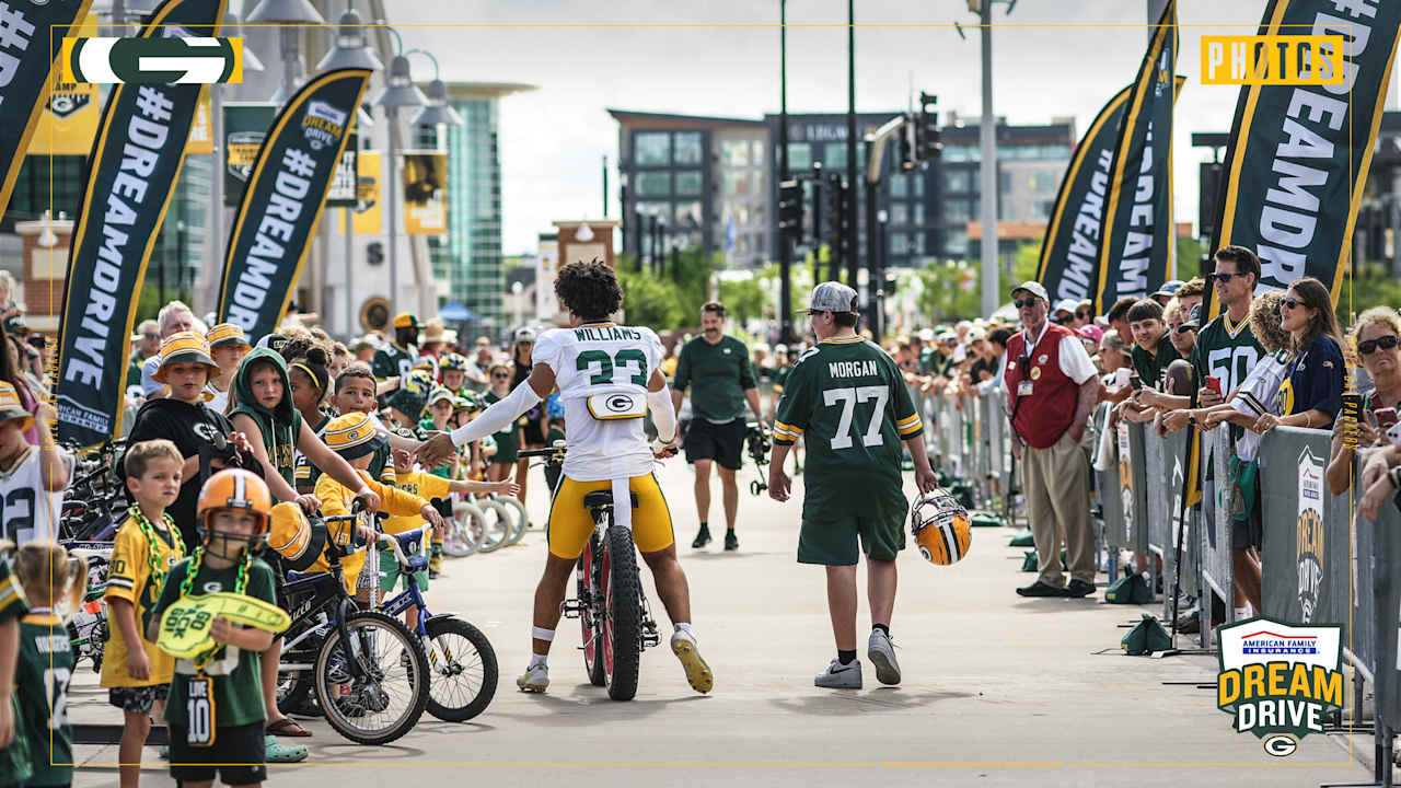 Photos: Packers bike to joint practice with Seahawks