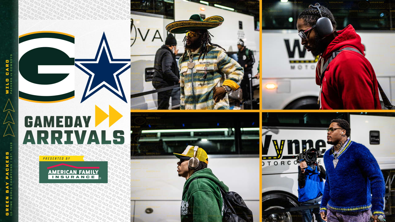 Photos: Packers step off the bus at Cowboys' stadium