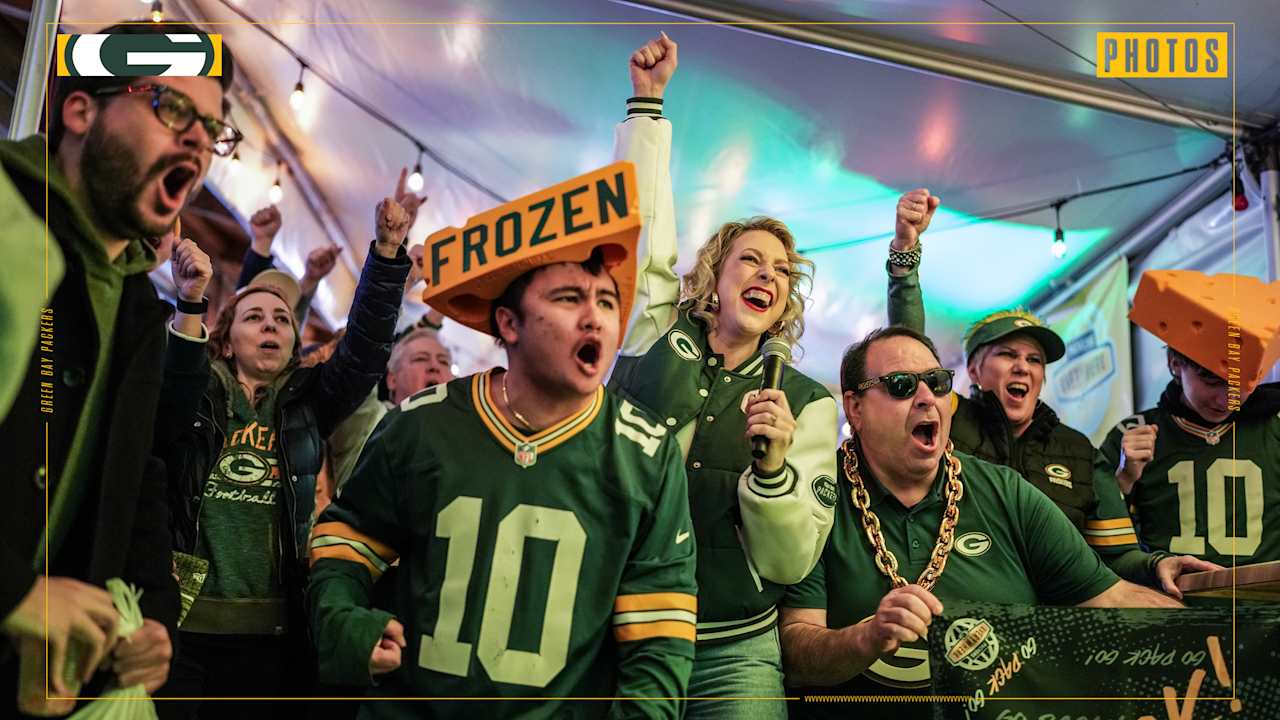 Photos: Fans take over Chicago bar at Packers Everywhere pep rally