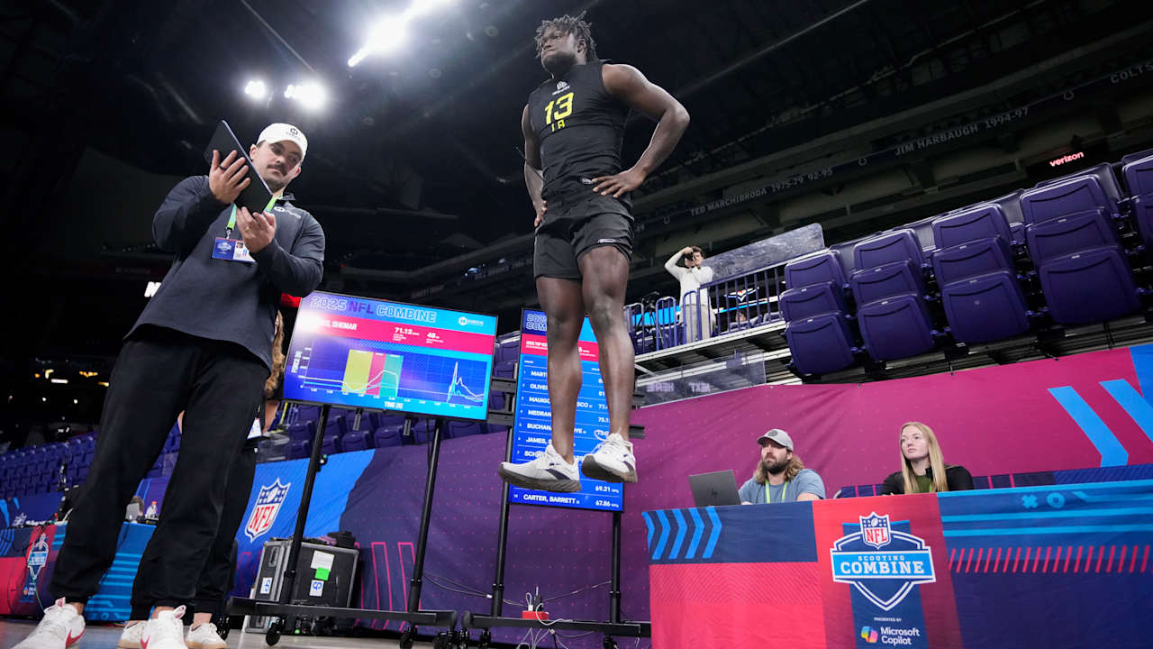 Linebacker Demetrius Knight moves like water through draft process