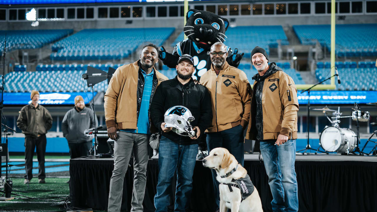 Panthers, Lowe's team up for "Picnic with a Veteran"