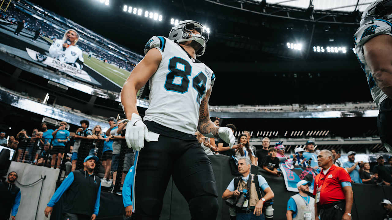 Feleipe Franks: Former QB turned tight end, now a special teams "juice guy"