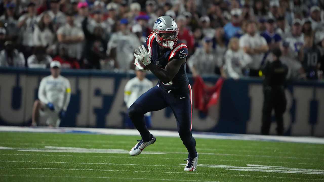 Stefon Diggs' speedy catch and run gets Patriots to Bills' 5-yard line