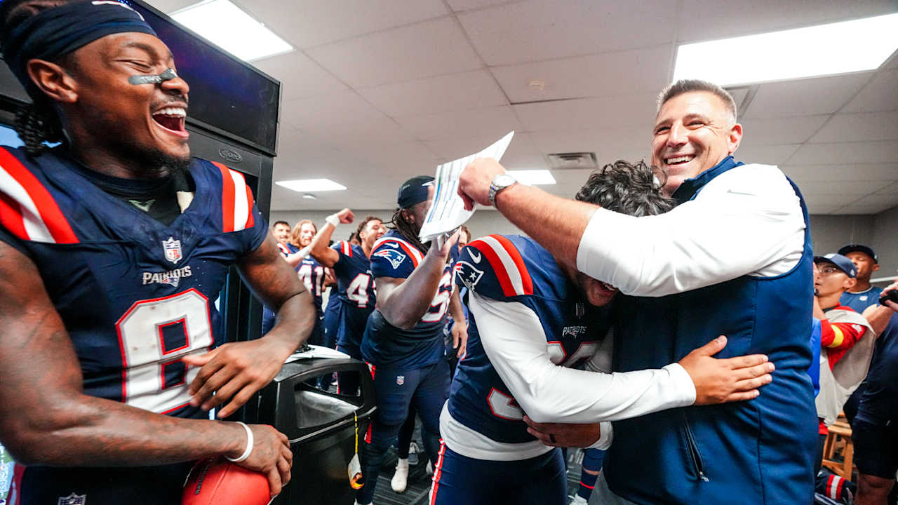 Photos: Patriots Celebrate Win over the Bills on the Field and in the ...