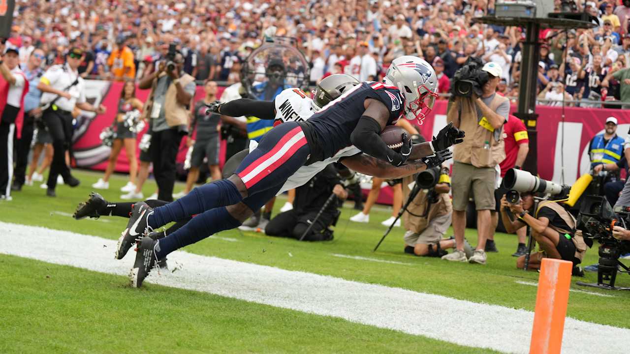 Toe-drag swag! Diggs flashes body control with athletic TD catch on ...