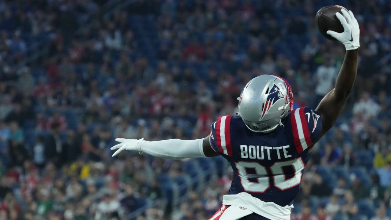 Kayshon Boutte looks like Brandon Lloyd on one-handed catch upstairs