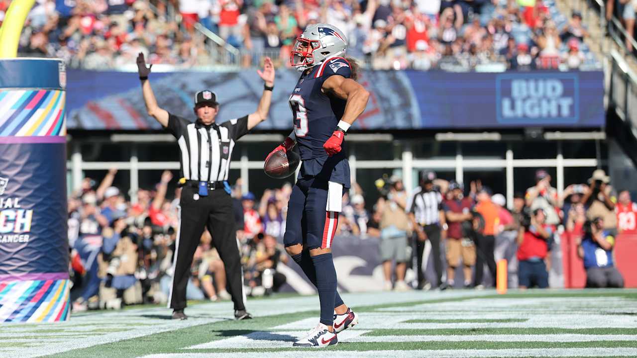 Mack Hollins is wide open on a 4-yard touchdown grab