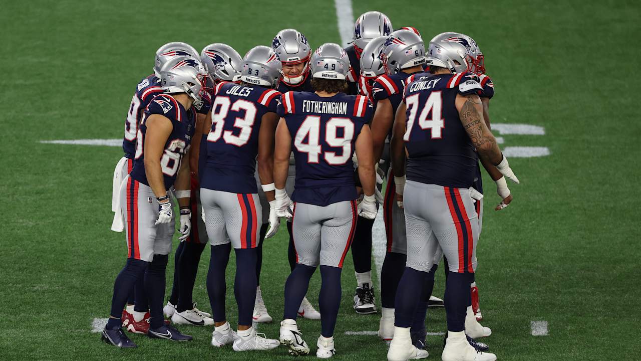 Ben Wooldrige fires a 22-yard strike to John Jiles