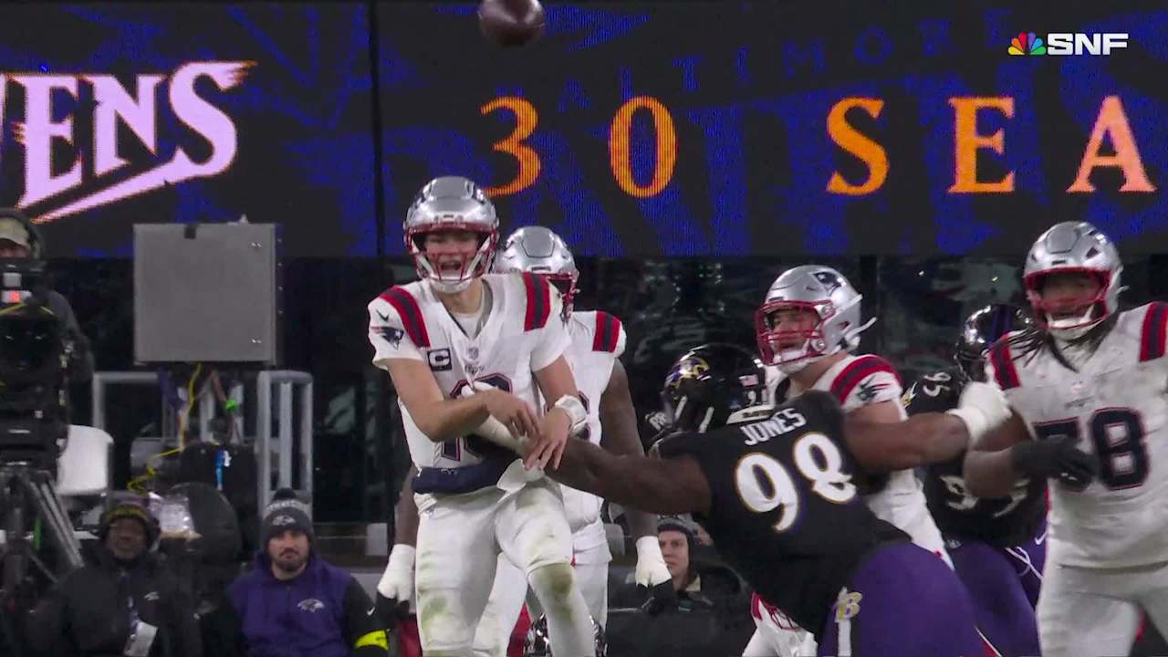 Drake Maye slings a 23-yard dot to wide-open Stefon Diggs