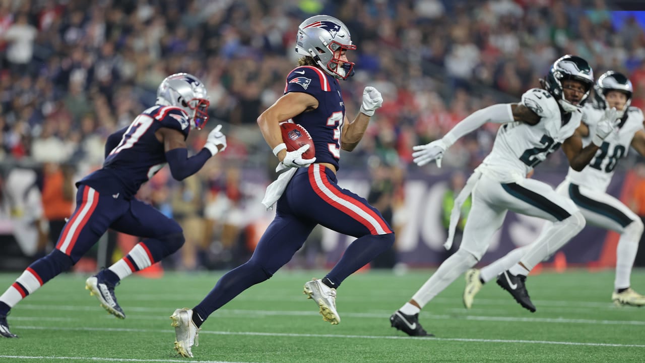 53-yard kick return! David Wallis shows off his speed on fourth-quarter ...