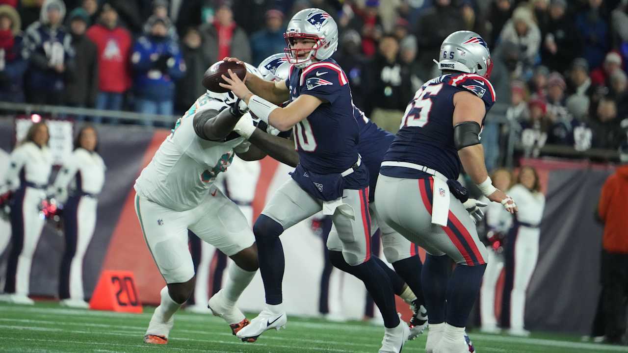 Drake Maye's jump pass pinpoints Diggs for 34-yard catch and run