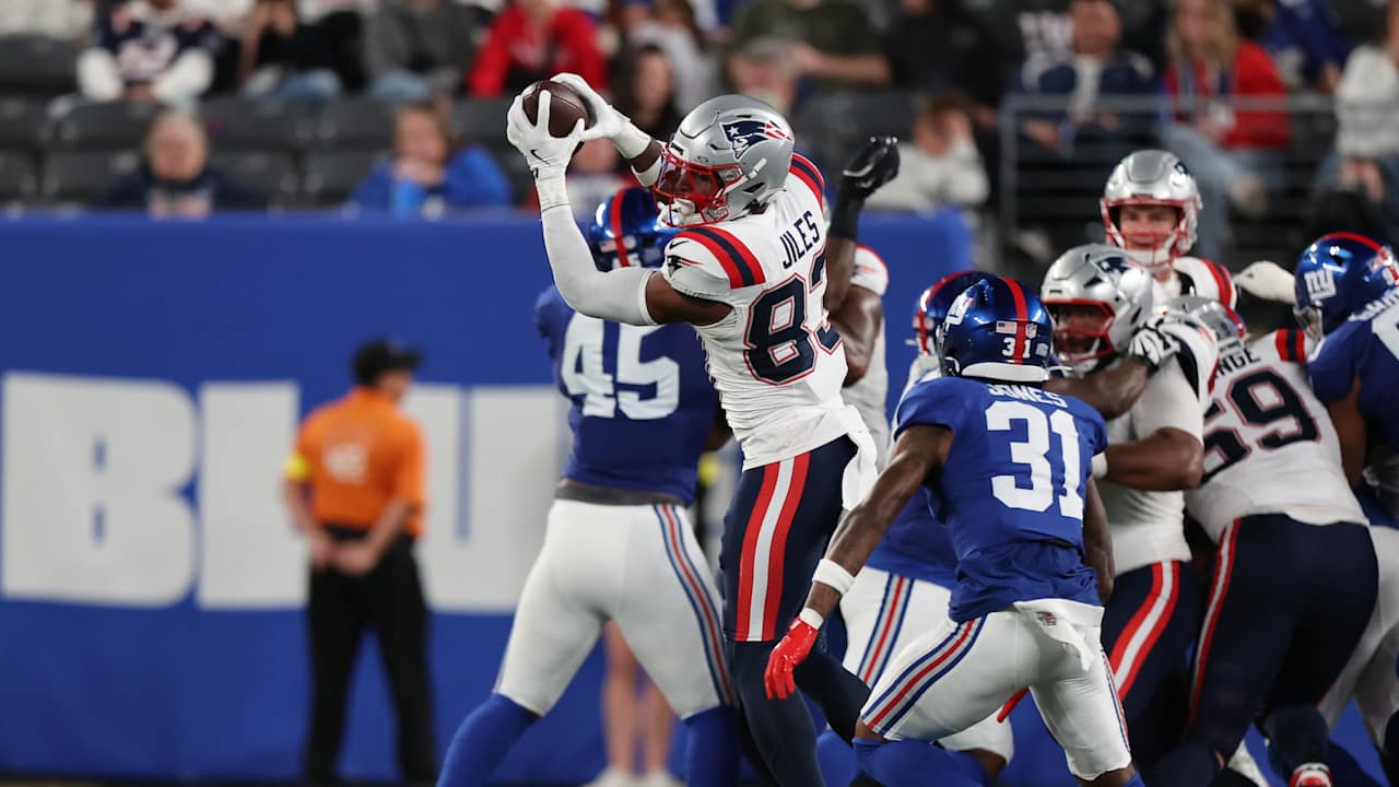 Ben Wooldridge throws 14-yard dart to John Jiles for first down