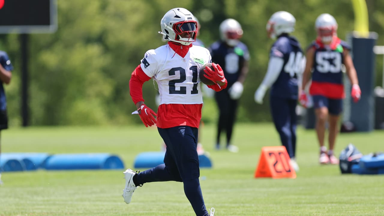 Analysis: RB Antonio Gibson, WR Kendrick Bourne Among Five Patriots to Open Training Camp on PUP ...
