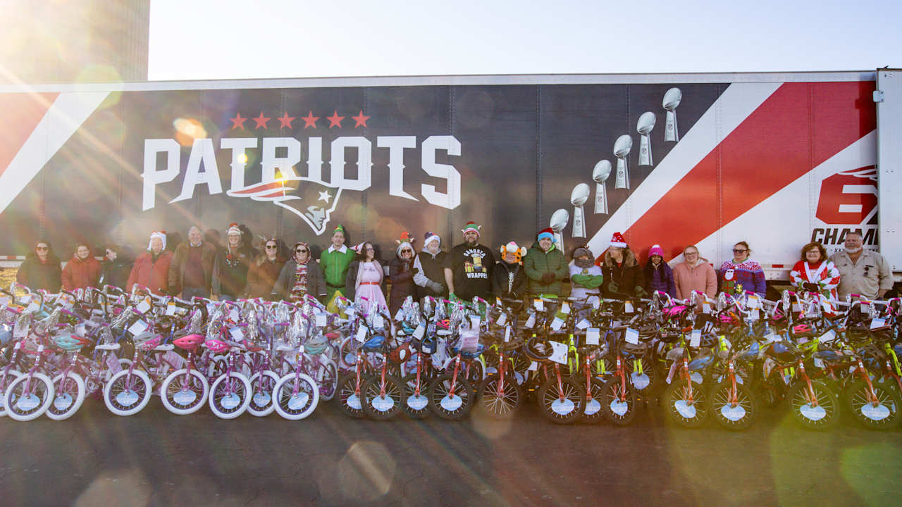 Photos: New England Patriots Toy Drive and Bike Distribution