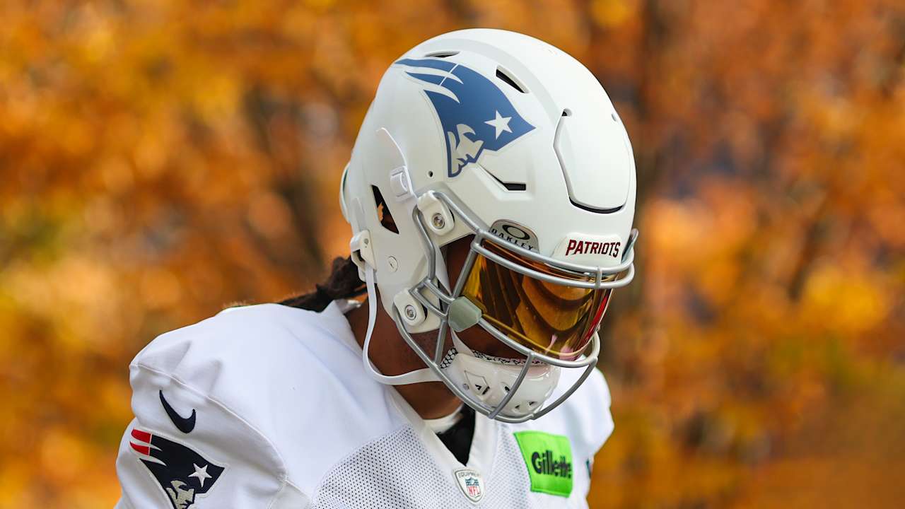 Photos: Patriots Show Off Rivalry Helmets During Practice