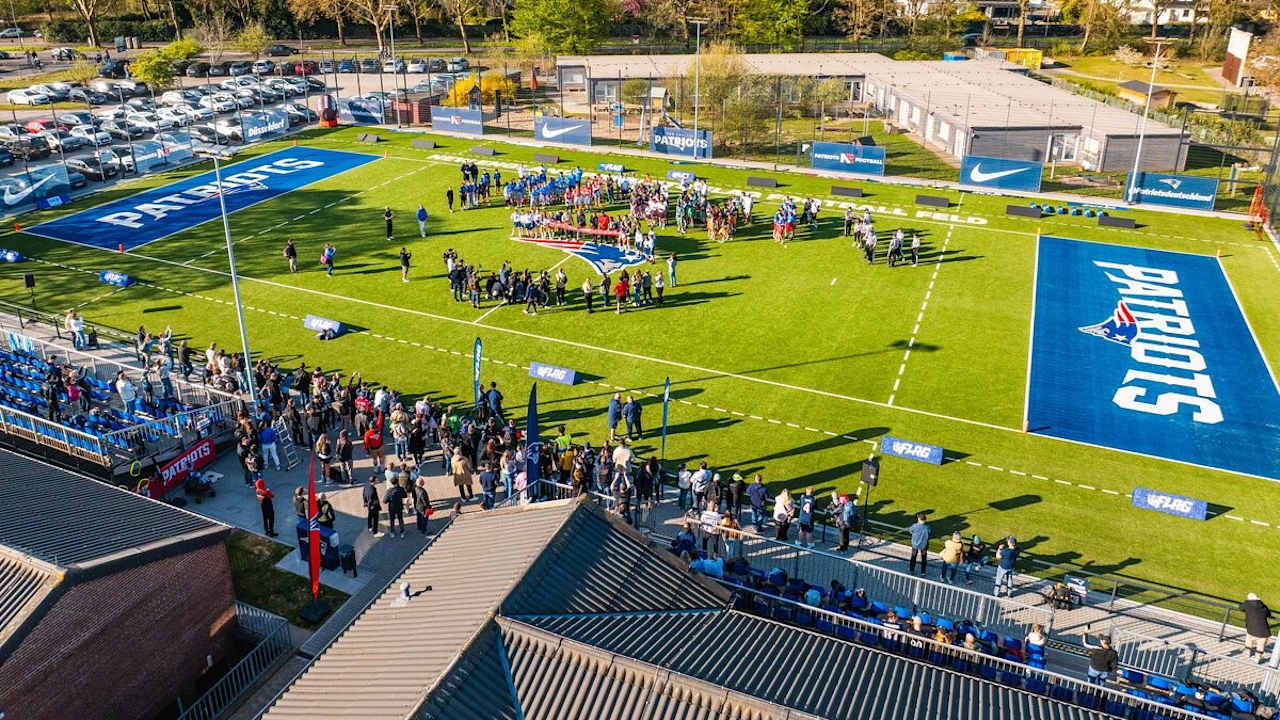 Big Football Celebration in Düsseldorf: New England Patriots Open Their ...