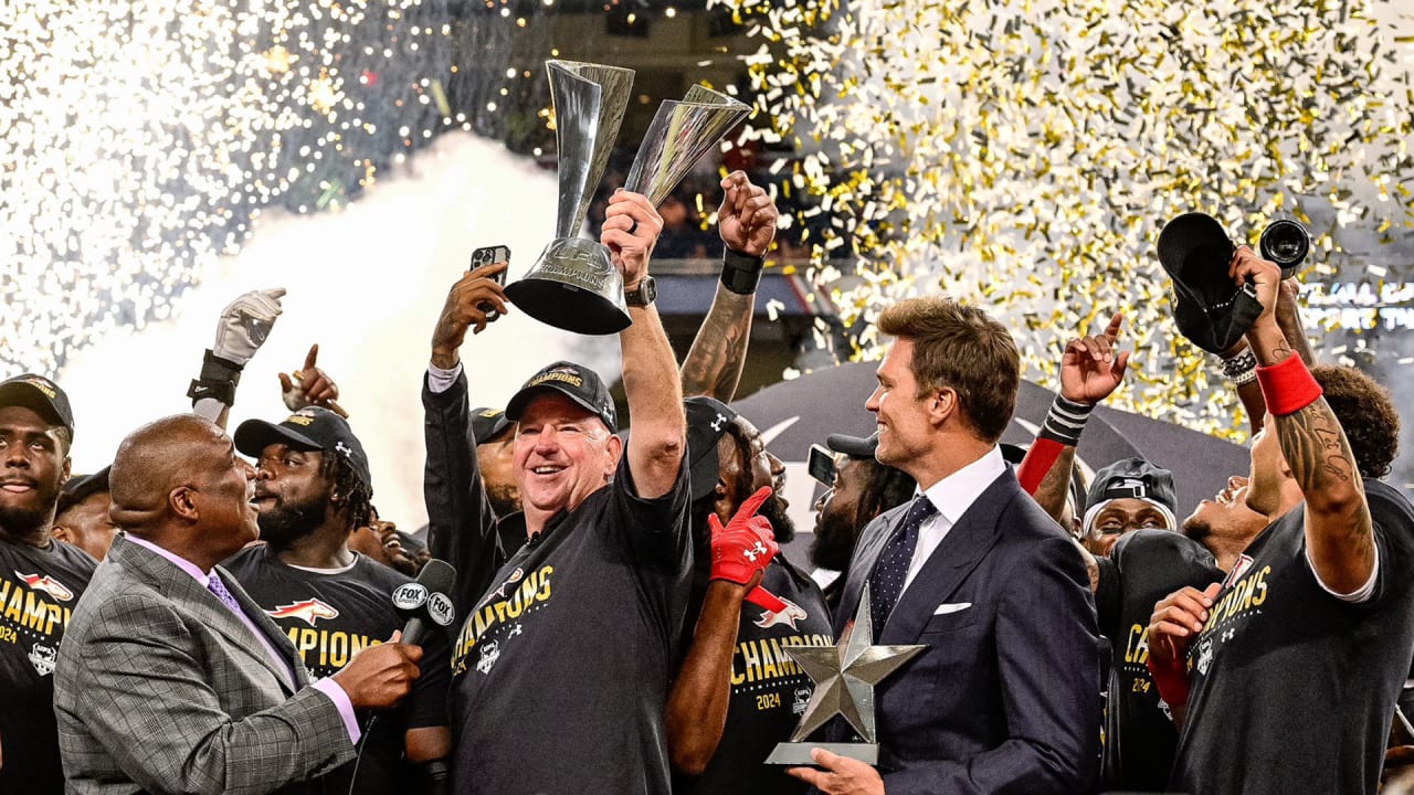 Tom Brady makes broadcasting debut for FOX during UFL Championship