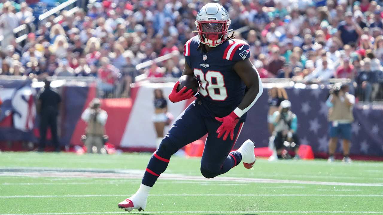 Game Notes: Patriots set team record with a 7.9-yard rushing average