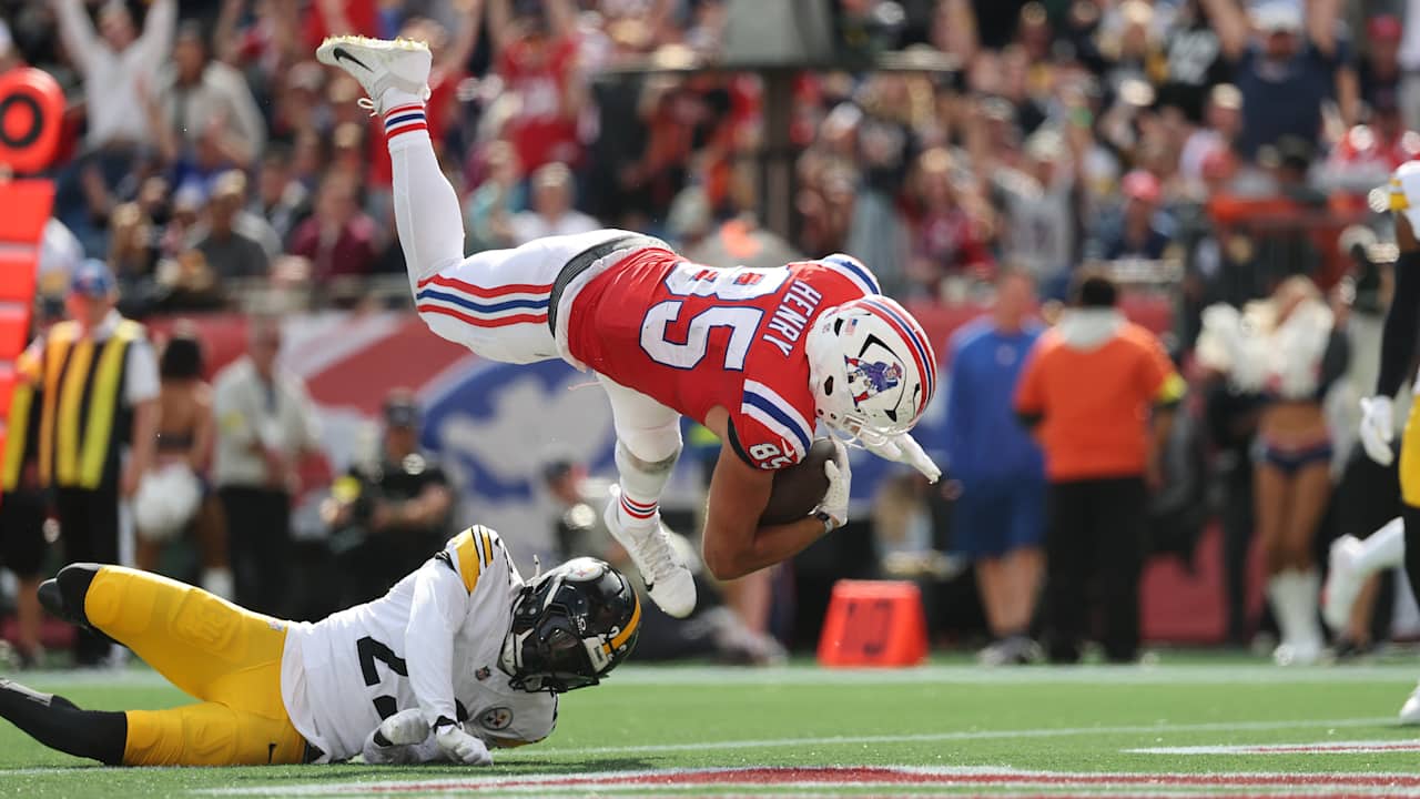 Drake Maye's fourth-down TD pass goes to a wide open Hunter Henry
