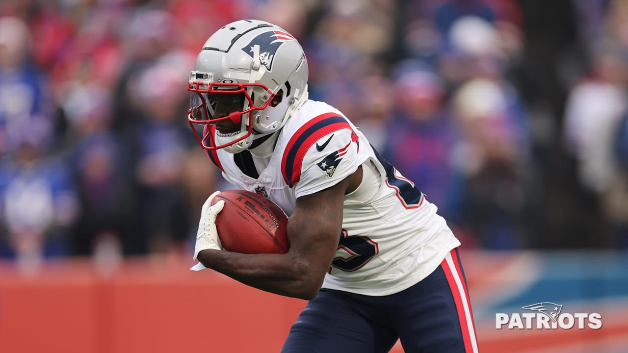 Game Notes: WR Jalen Reagor returns opening kickoff 98 yards for a TD