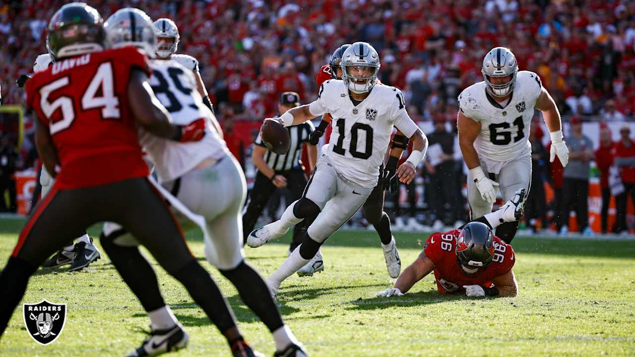 Gameday Photos: Week 14 vs. Buccaneers