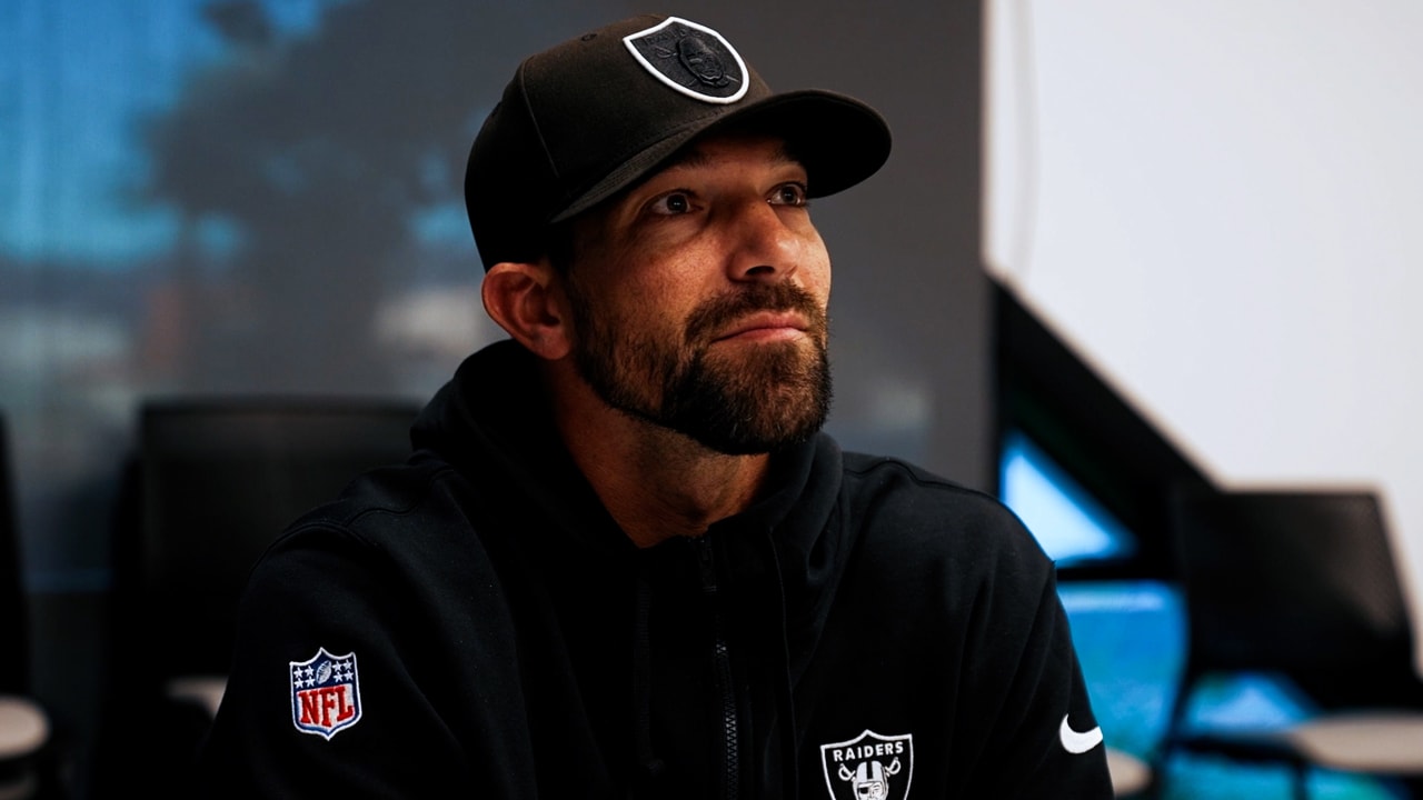 Coach Leonard, Coach Ash and Coach Simmons address the media heading ...