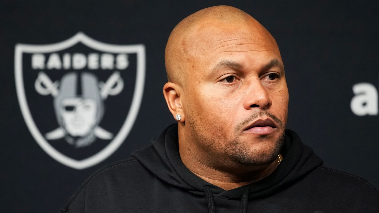 Coach Antonio Pierce addresses the media postgame | Week 14 vs ...