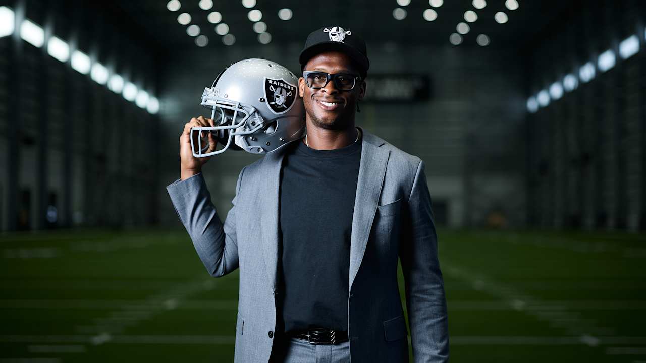 Geno Smith is hungry to prove he's one of the best quarterbacks in the NFL