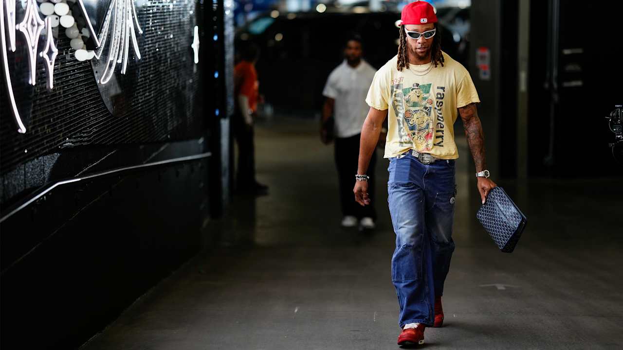Las Vegas Raiders arrive at Allegiant Stadium for Week 2 against the ...
