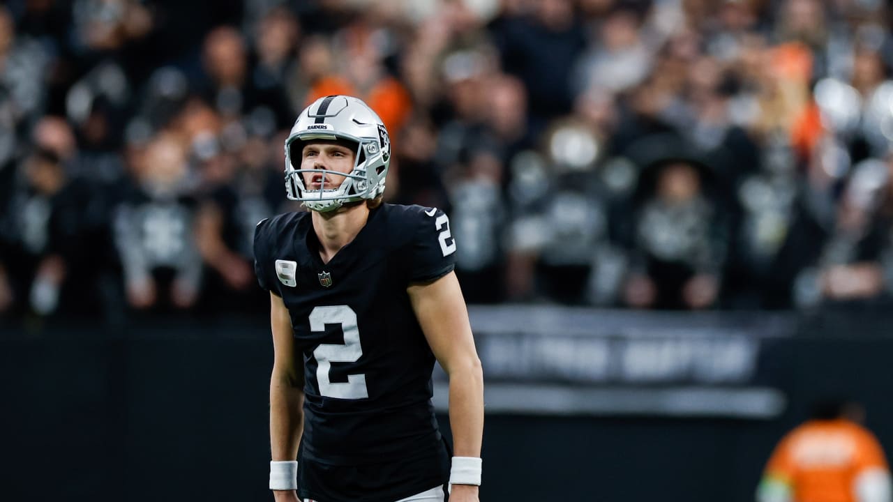 Daniel Carlson's 49-yard field goal | Raiders 2023 Week 18 Highlights vs. Denver Broncos