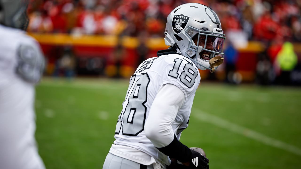 Social Reactions: Raiders celebrate huge win on the road against Chiefs