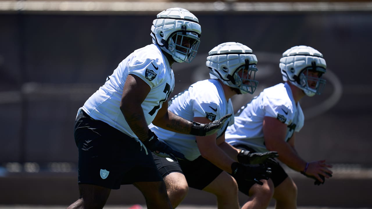 Novatos trabajan en minicampamento